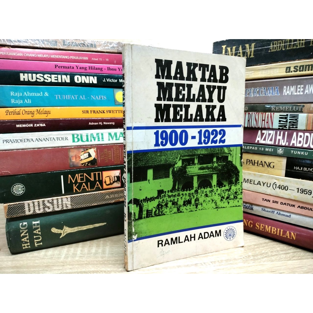 ## COLLECTABLE BOOK## Maktab Melayu Melaka 1900 - 1922 - Ramlah Adam | Shopee Malaysia