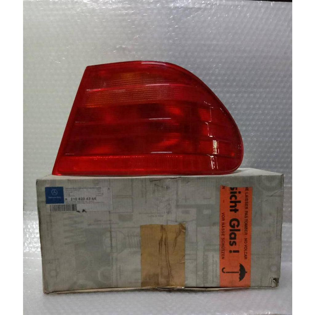 MERCEDES-BENZ W210 OLD MODEL TAIL LAMP ORIGINAL (RIGHT) | Shopee Malaysia