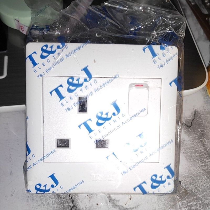 #13A #方脚插座带开关#Square pin socket#Data&Tel socket#Electrical Accessories ...