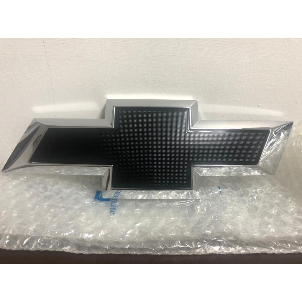 EMBLEM LOGO CHEVROLET COLORADO MY17 | Shopee Malaysia