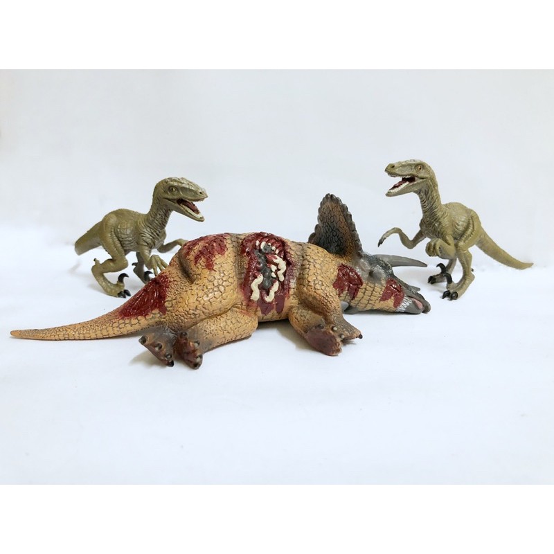 Velociraptor With Triceratops Corpse Figurines - Collecta | Shopee Malaysia