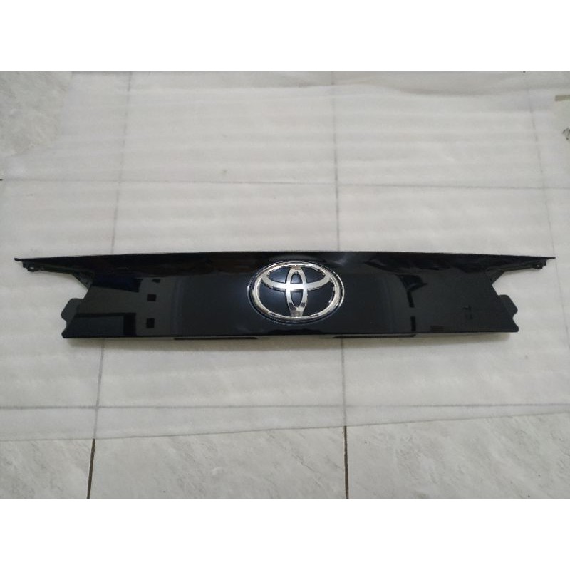 Innova reborn VENTURER trunk door trunklid original toyota | Shopee ...