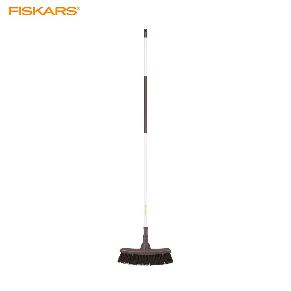 Fiskars Light Patio Broom (White) | Shopee Malaysia