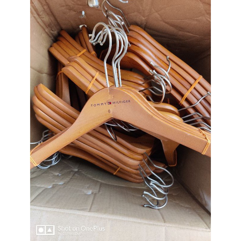 hanger kayu !! 100 pcs | Shopee Malaysia