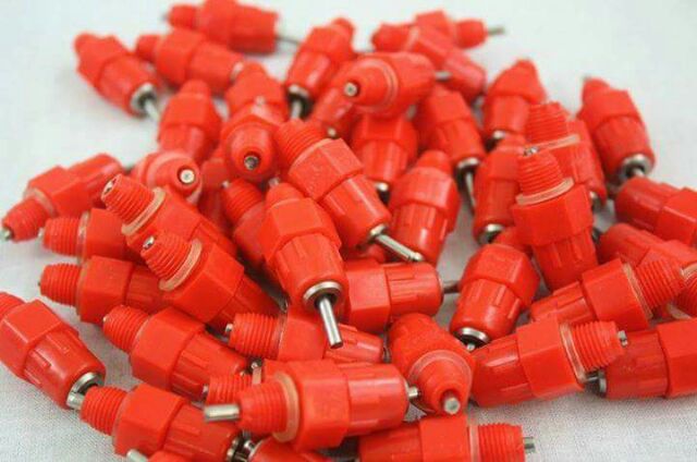 Set OF 1 BACK OF 100 AUTOMATIC WATER VALVE FOR CHICKENS (360 valve ...