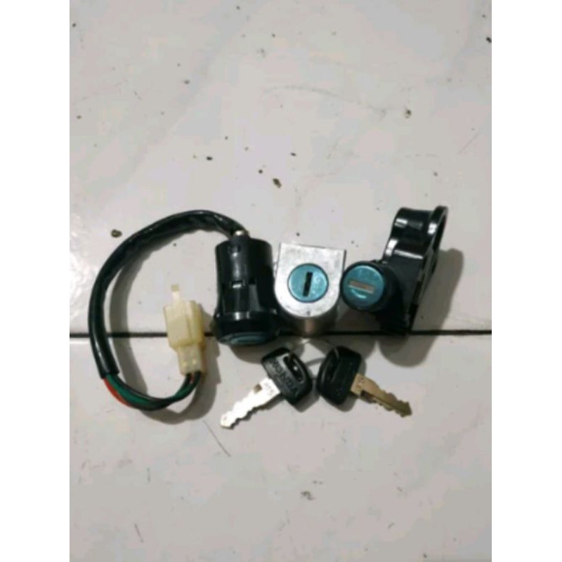 Seat handlebar ignition key main switch set Honda Supercub supercup ...
