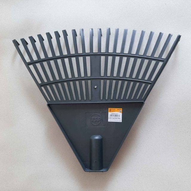 Cakar Plastik Rumput / Cakar Sampah / PVC Grass Raker | Shopee Malaysia