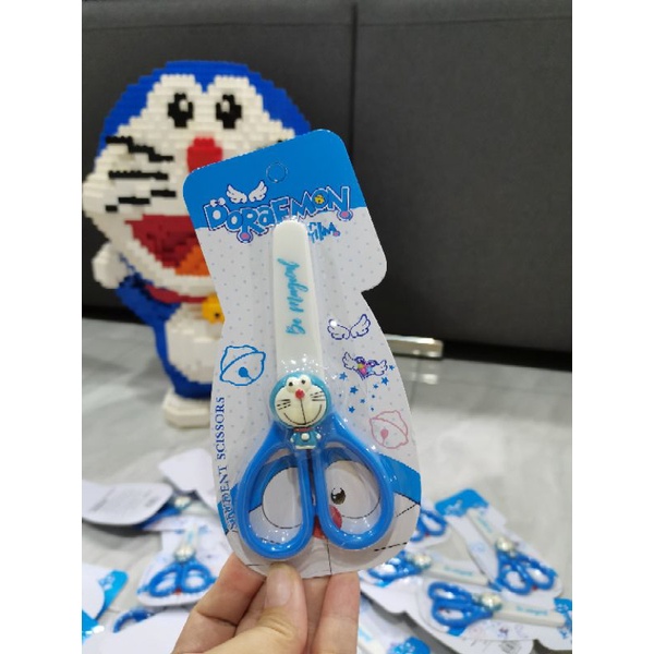 DORAEMON Student scissors with cover 哆啦A梦小叮当学生有盖剪刀 | Shopee Malaysia
