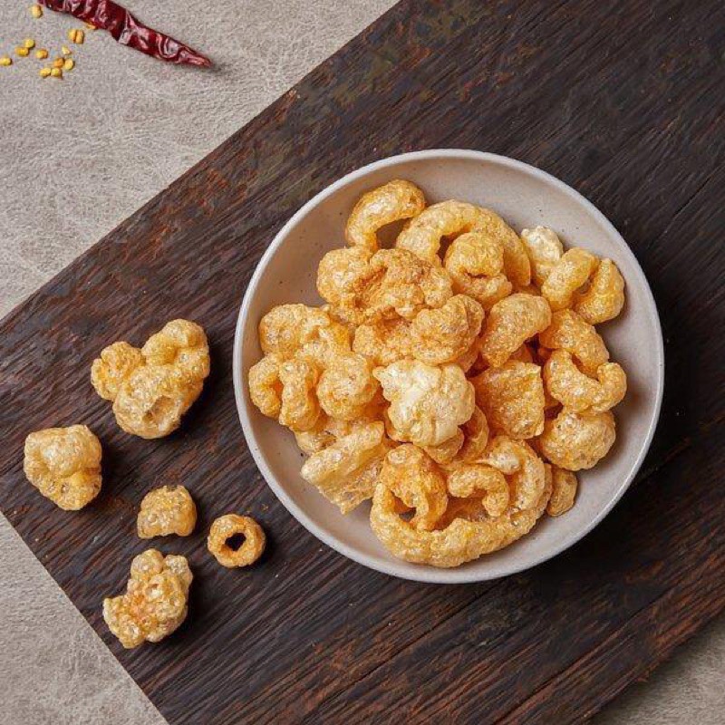 Thai Homemade Crispy pork Rinds/Fried pork skin/炸猪皮/Non-Halal | Shopee ...