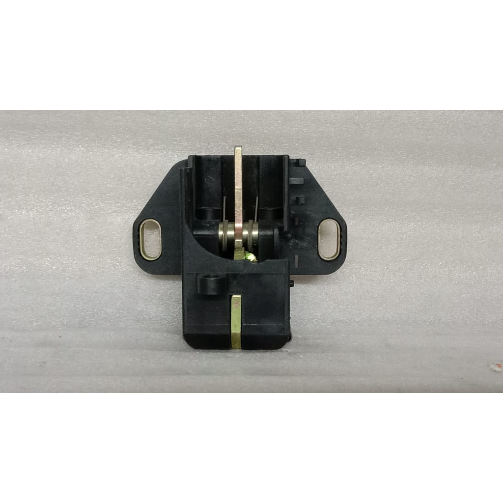 MERCEDES-BENZ W124 DOOR LOCK (ORIGINAL) | Shopee Malaysia