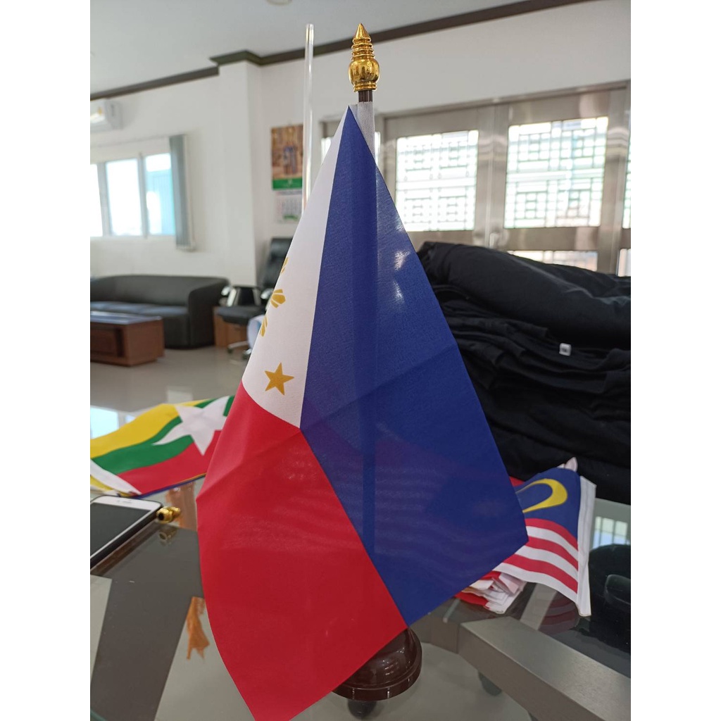 Philippines Table Flag Philippine Flagpole 35 cm Tall. Plastic Base ...