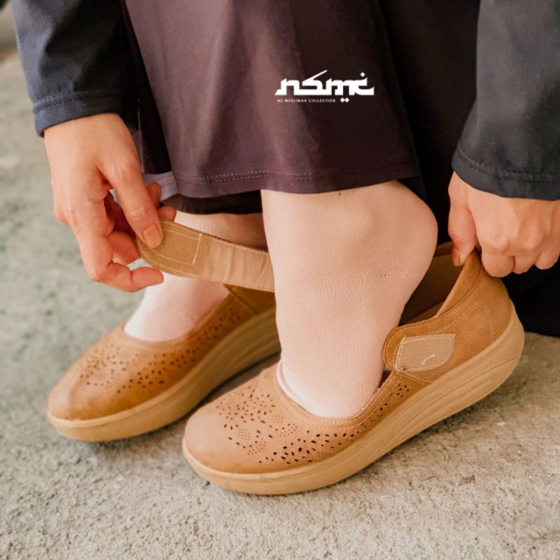 STOKIN PLAIN HITAM DAN COKLAT (WILLOW SOCKS) | Shopee Malaysia