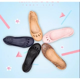 Buy crocs sandals women Online With Best Price, Jul 2024 | Shopee Malaysia