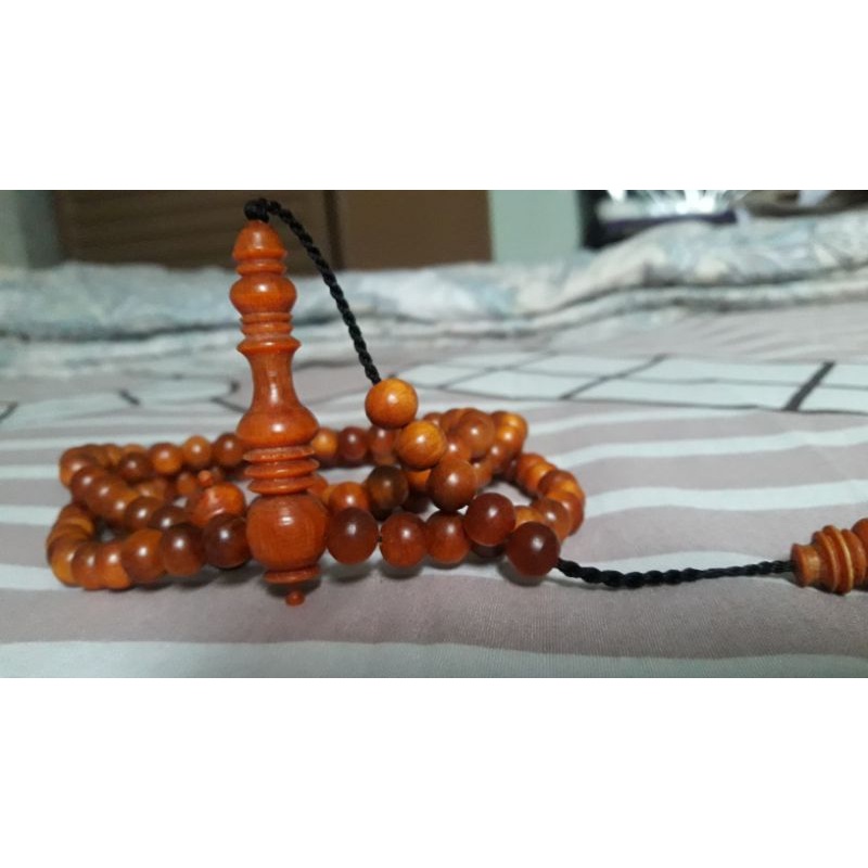 MERAH KAYU CAHAYA Tasbih KING RED WOOD 99 TRANSLUCTION IF ON LIGHT ...