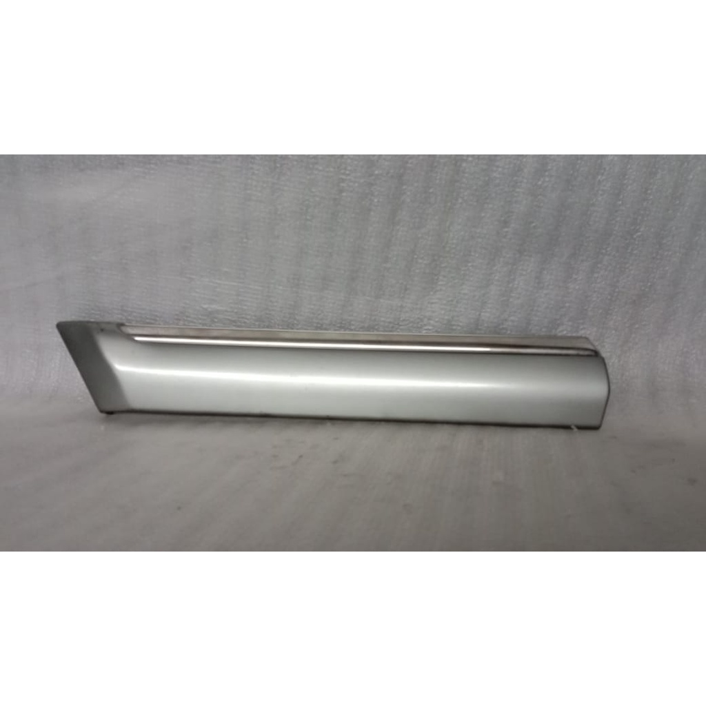 MERCEDES-BENZ W202 NEW MODEL FRONT FENDER CENTER MOULDING (ORIGINAL ...