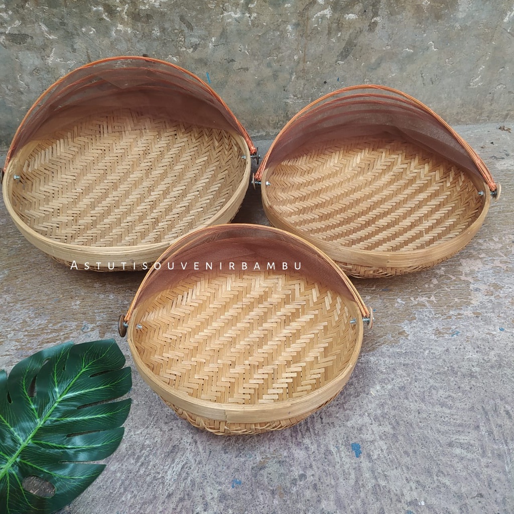 Traditional LAUK PLACE CONCUNTED ROUND SERVING HOOD / bamboo serving ...