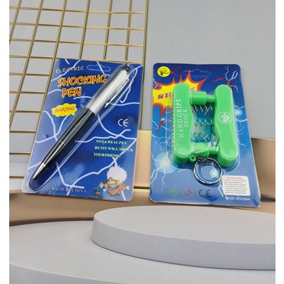 Mainan rumit dengan pen artifak elektrik mengunyah gula-gula getah ...