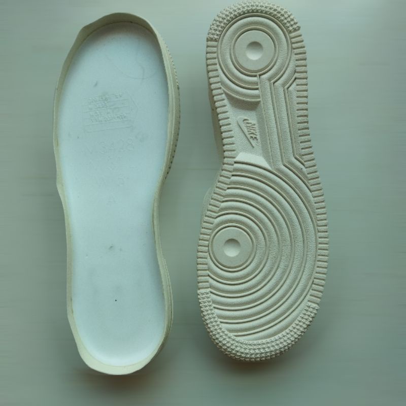 Outsole AF1 Cream x display | Shopee Malaysia