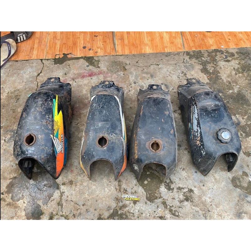 Original honda Win 110 tank in leaky condition, replaces the floor ...