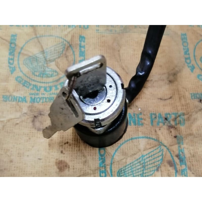 Honda C200/C201 Ignition Main Switch w/2keys (5 wires)P/N 35100-030-010 ...