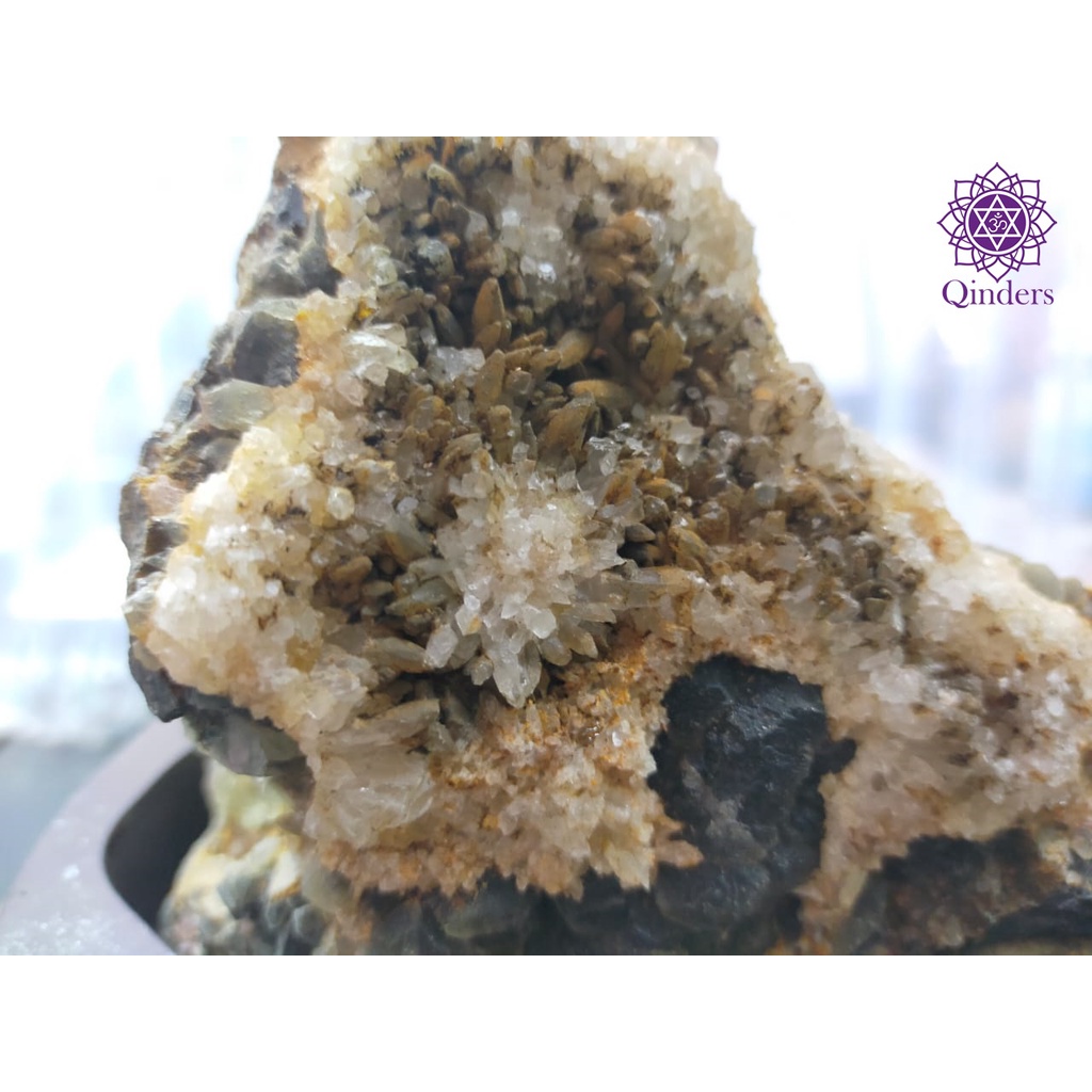 QINDERS 金字塔形紅白灰方解石 Pyramid Red White Grey Calcite 177 | Shopee Malaysia