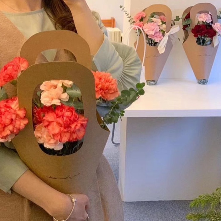 Craft Paper Bag Bouquet Beg Bunga Wrapping Paper Hollow Gift Bag 手握牛皮纸袋 ...