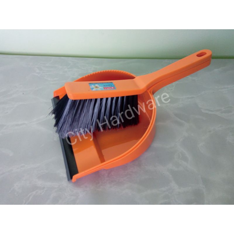 LION STAR Cleaning Dustpan and Broom/ Penyapu dan Penyeduk/ Sweeping ...