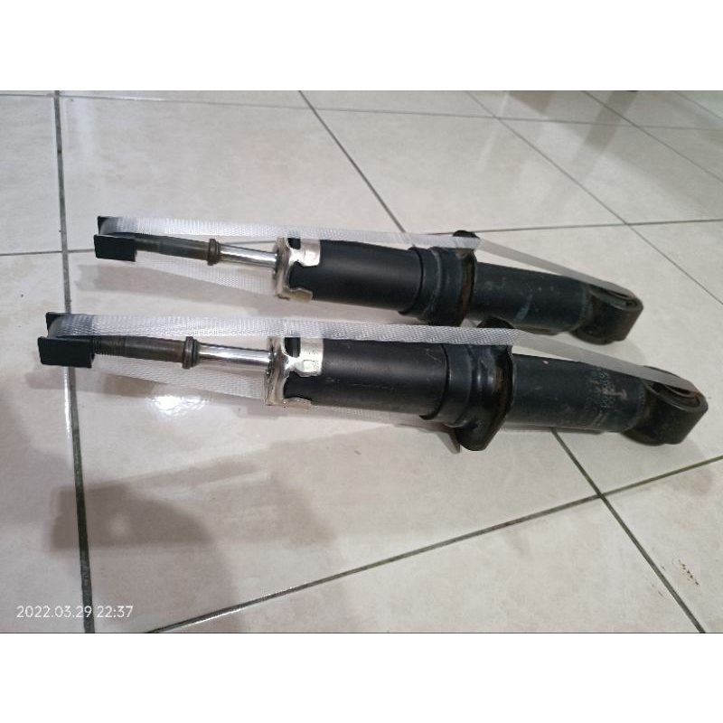 Toyota Wish 1.8 x spec ZGE20 REAR absober Jenis GAS original Toyota ...