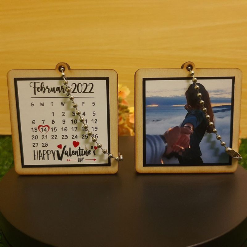 CUSTOM KEYCHAIN CALENDAR (2 SIDE) | Shopee Malaysia