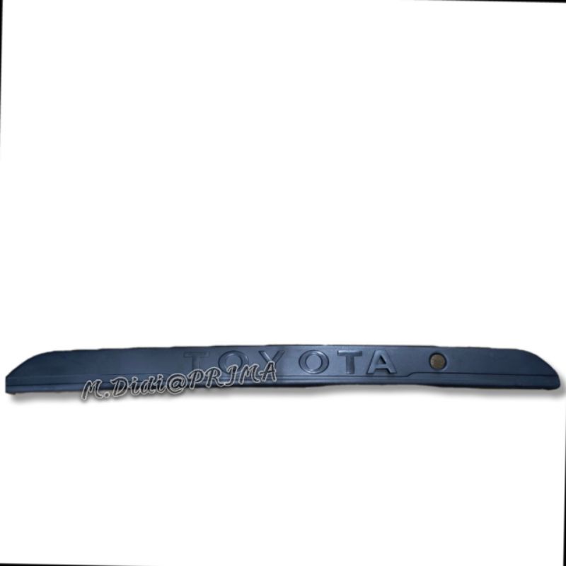 TOYOTA HIACE LH113 1990 REAR BOOT GARNISH / NUMBER PLATE GARNISH / WITH ...