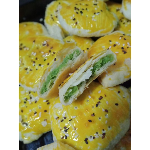 tau sar piah /Pau Bakar/kuih kacang beraneka inti, Pandan, Red bean ...