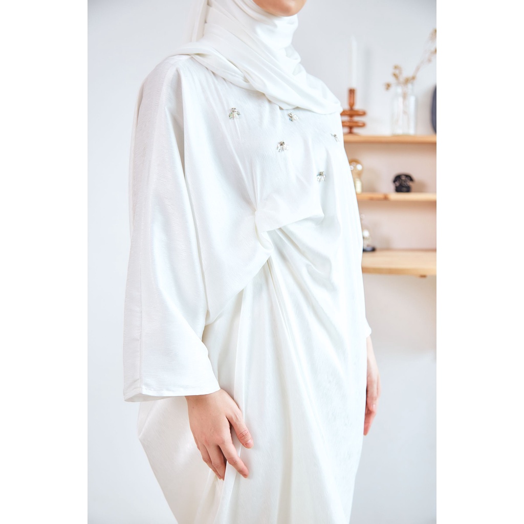 Layl Caftan in White | Shopee Malaysia