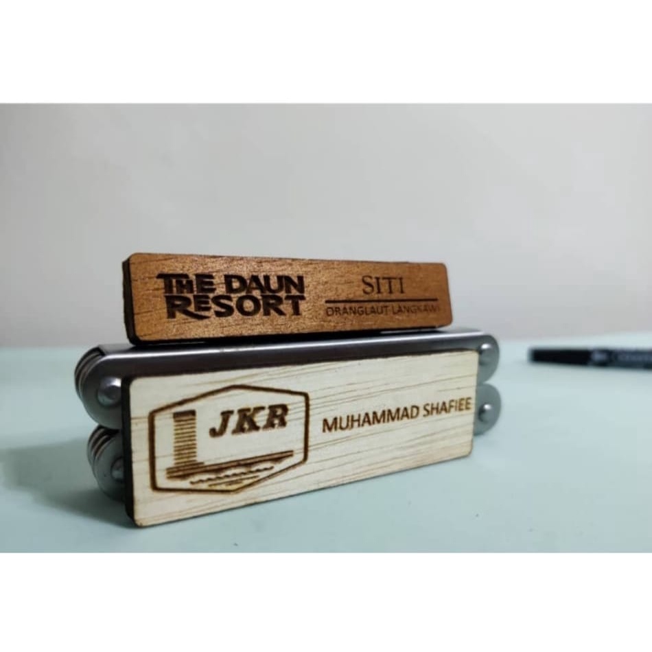 WOODEN NAME TAG / TAG NAMA KAYU MAGNET / PIN UNIK | Shopee Malaysia