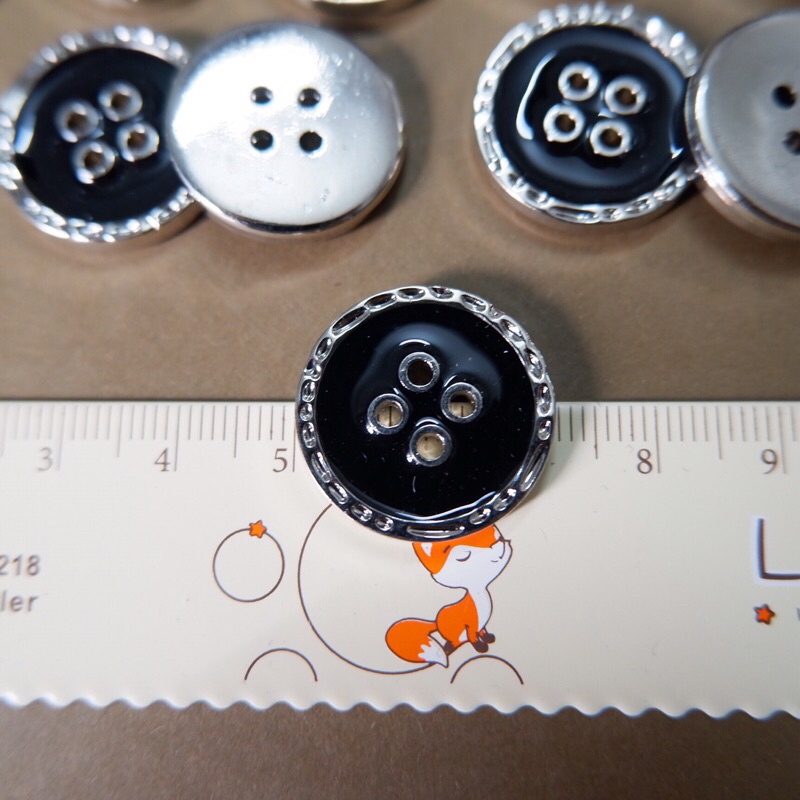 Plastic BUTTON 2.2cm | Shopee Malaysia