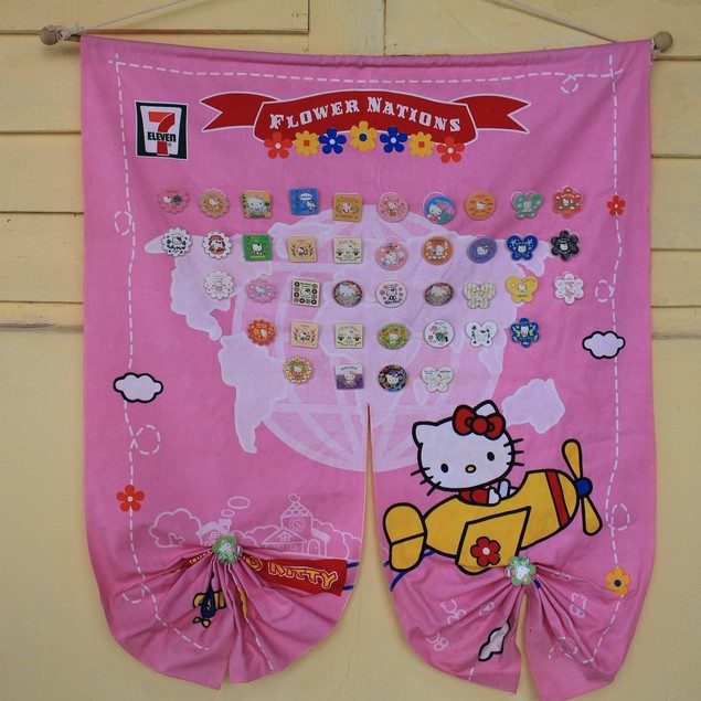 [Limited Edition] Sanrio Hello Kitty Badges (Taiwan 7-11) | Shopee Malaysia