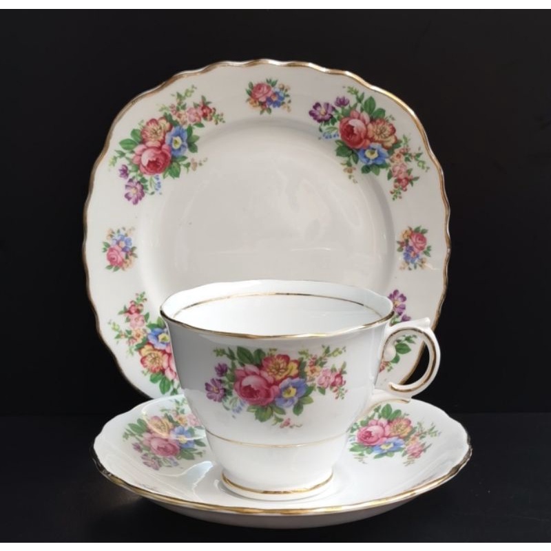 Colclough 🇬🇧 1940s Made in England Vintage Multifloral Bone China Cup ...