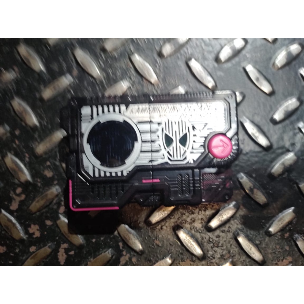 GASHAPON KAMEN RIDER ZERO ONE KAMEN RIDER DECADE PROGRISE KEY (USED ...
