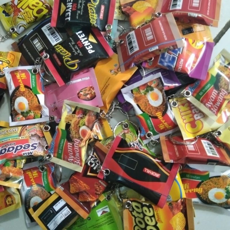 GANTUNGAN REPLIKA 1 PACKAGE 100PCS Keychains with SNACK and DRINK ...