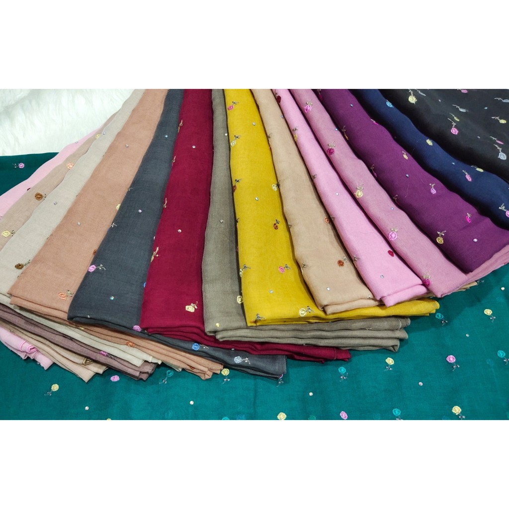 Tudung bawal besar sulam mesin bunga tabur bidang 55" | Shopee Malaysia