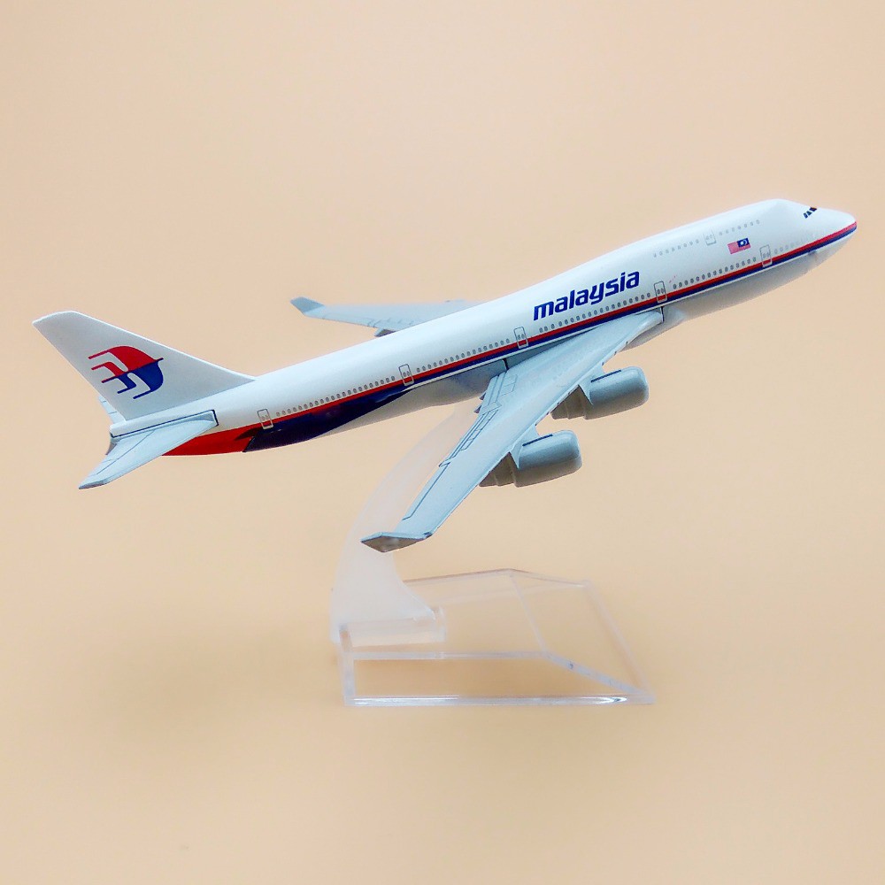 Malaysia Airlines (MAS) B747 Aircraft Model 16cm Die Cast Metal ...