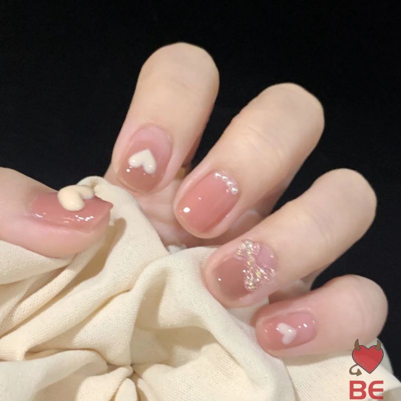 Piece Tyty Nailbox design fake hands box of 10 nails with glue file ...