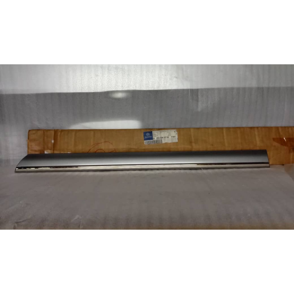 MERCEDES-BENZ W202 NEW MODEL REAR DOOR CENTER MOULDING (ORIGINAL) LEFT ...