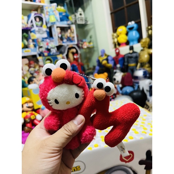 HELLO KITTY ELMO RED SESAME STREET UNIVERSAL STUDIO KEYCHAIN | Shopee ...