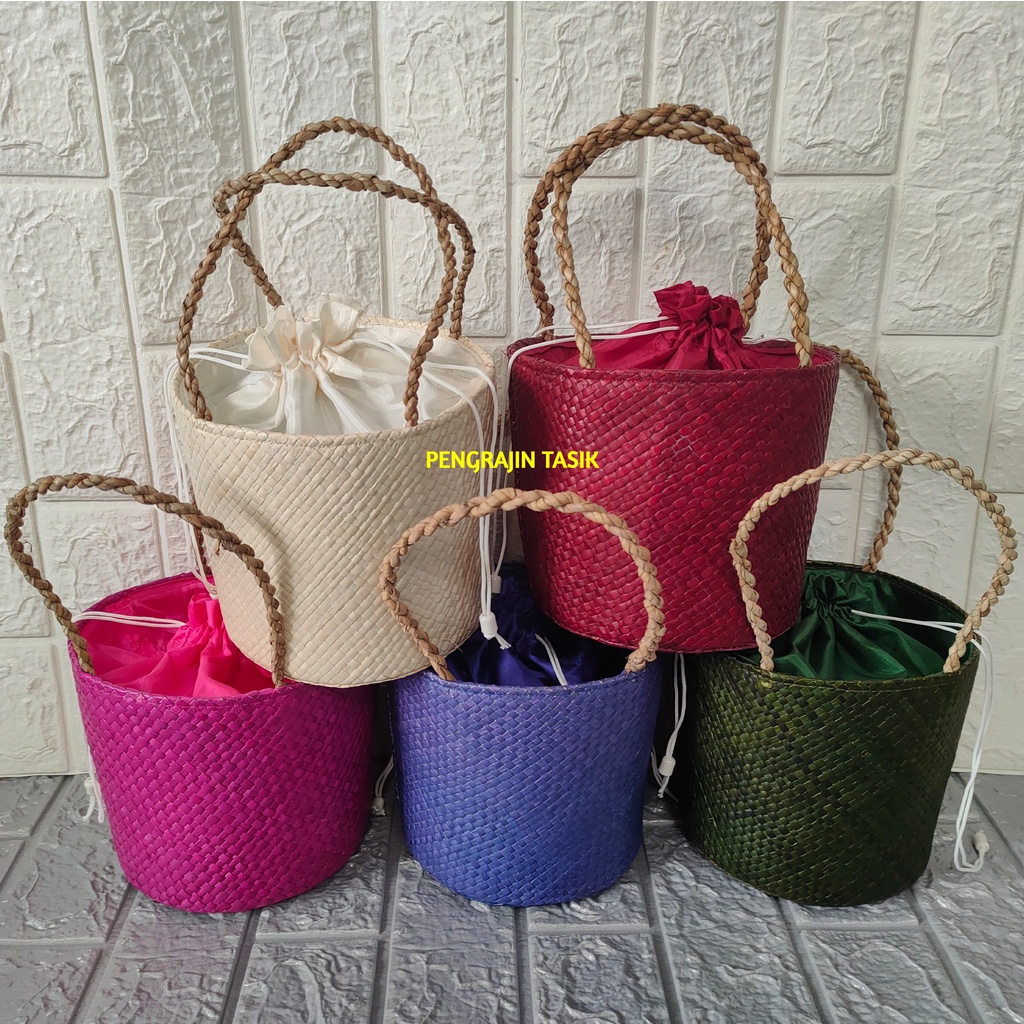 Pandan Parcel Bag Contains 2 Jars Of Pandan Woven Hampers Basket Eid ...