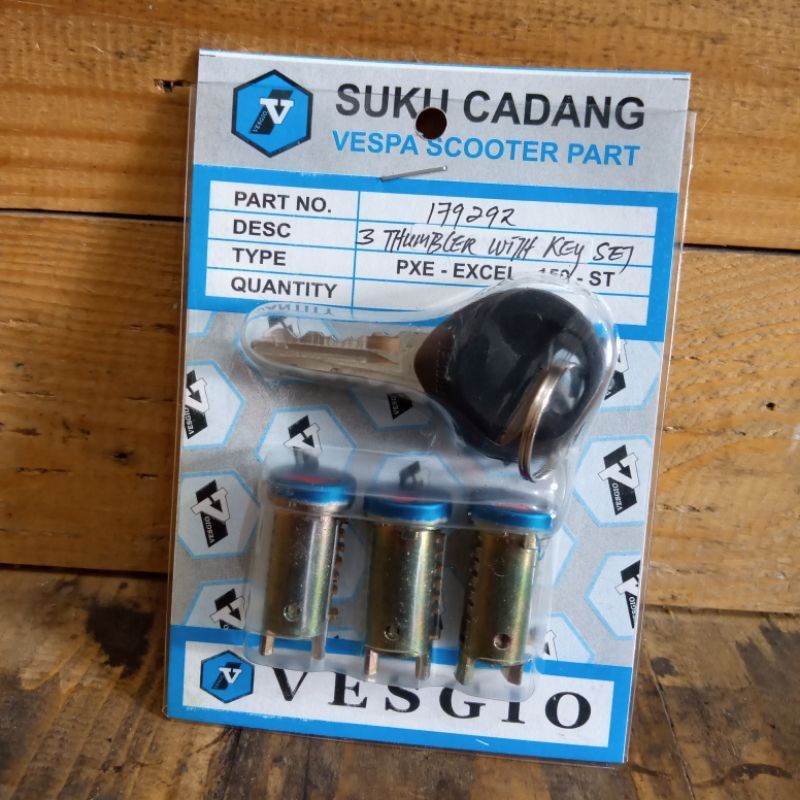 Original vespa excel exclusive2 strada vesgio trunk seat ignition key ...