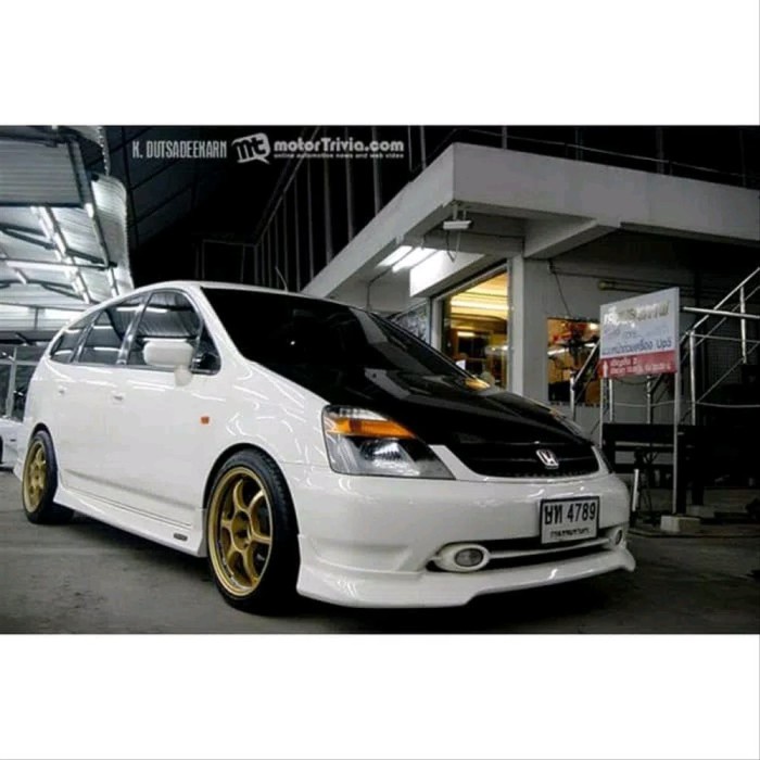 Stream BODYKIT -- Honda stream BODYKIT stream modulo 2001-2005 GRT ...
