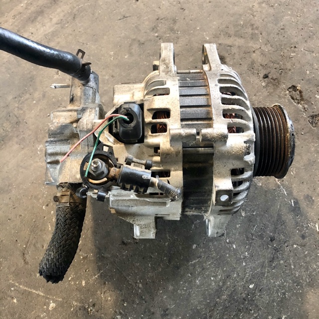 Naza Kia Sorento 2.5 BL Alternator 12v TERPAKAI USED | Shopee Malaysia