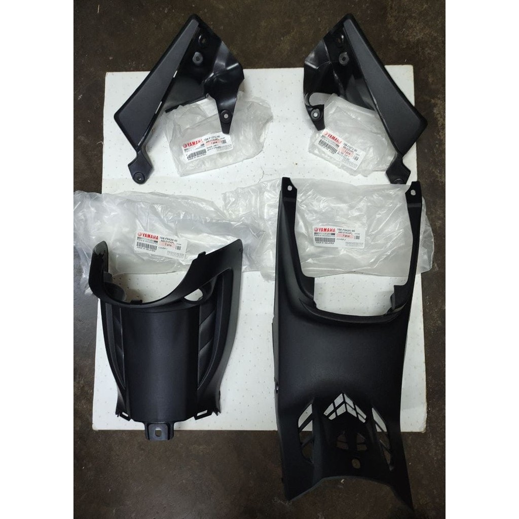 YAMAHA LC V1, LC 135 INNER SET COVER HITAM INNER 100% ORIGINAL HLY ...