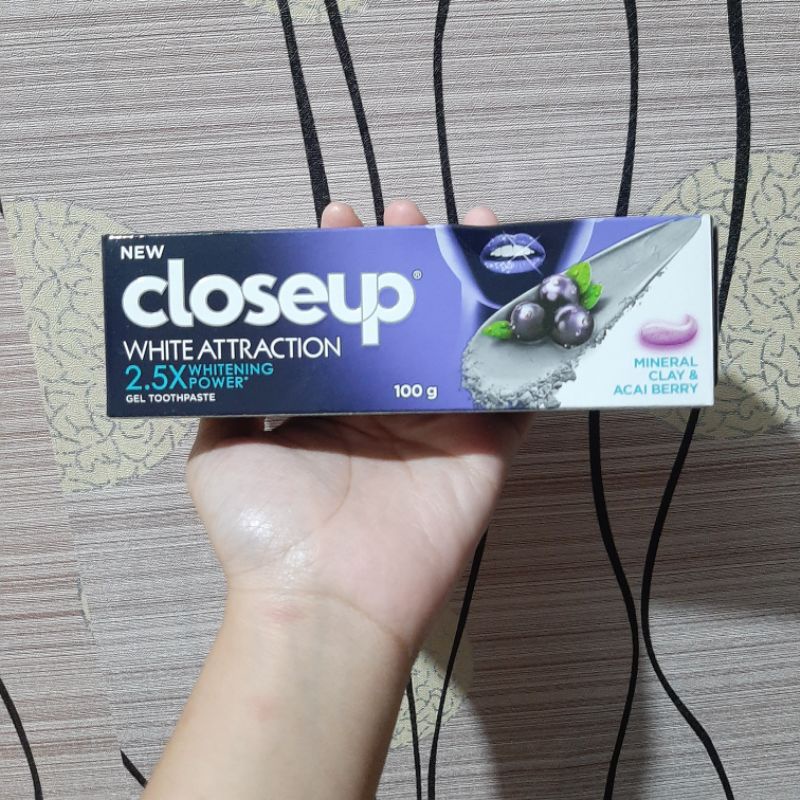Close Up/Closed White Attraction Acai Berry 2.5x Whitening Power ...