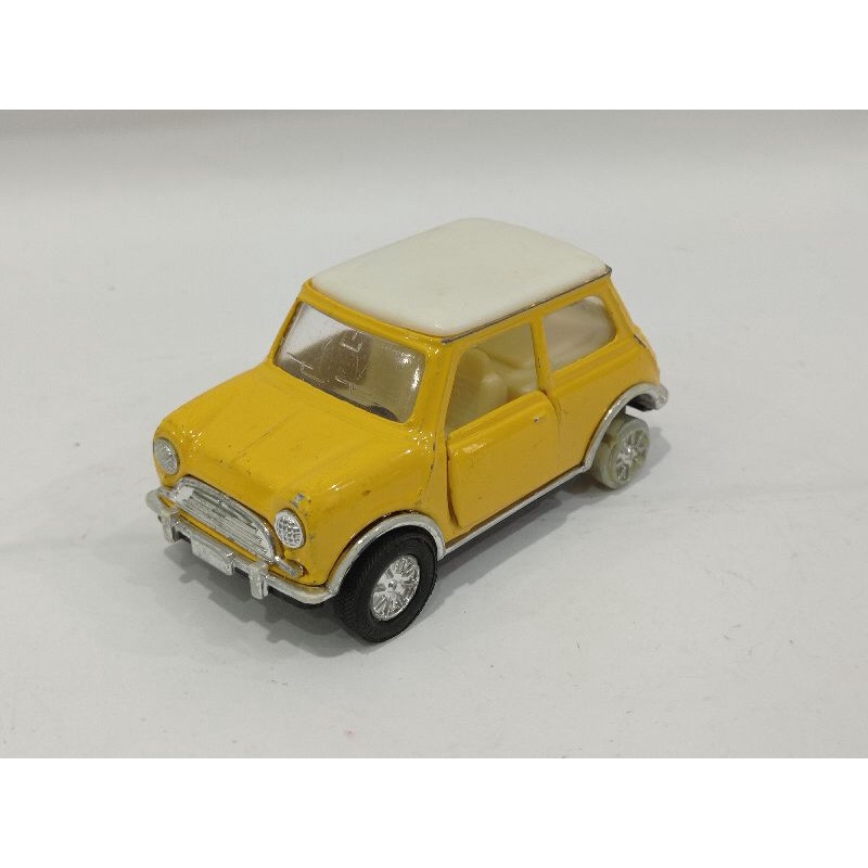 MINI COOPER YELLOW (MISSING 2 BACK TYRE) | Shopee Malaysia